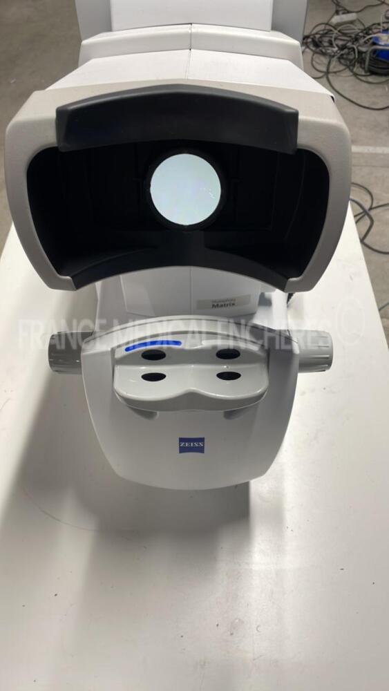 Humphrey Matrix Visual Field Analyzer 800 (Powers up) - 4