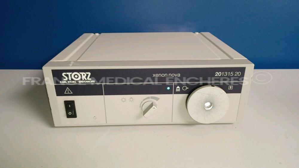 Storz Light Source Xenon Nova 201315 20 (Powers up) *CK6042*