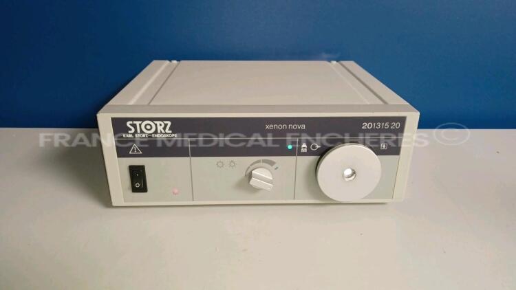 Storz Light Source Xenon Nova 201315 20 (Powers up) *03746*