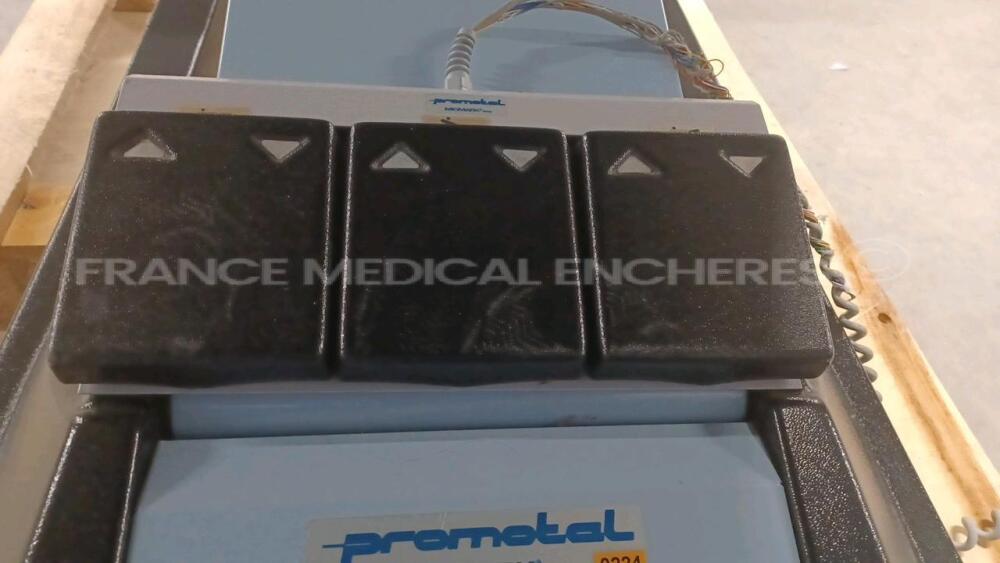 Promotal Birthing Table w/ footswitch (Powers up) - 4