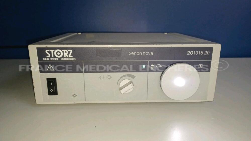Karl Storz Light Source Xenon Nova 201315 20 (Powers up) *03390*
