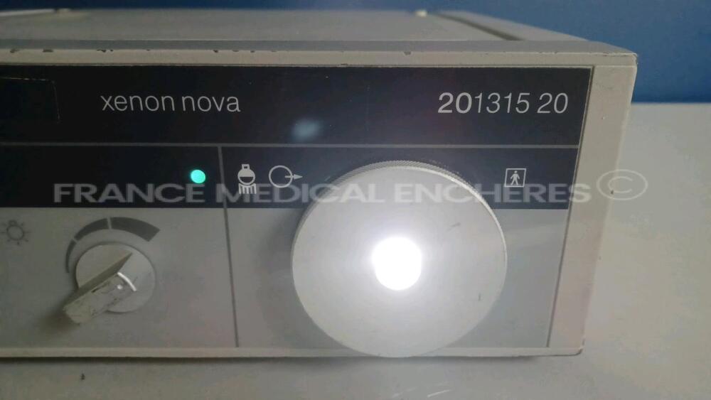 Karl Storz Light Source Xenon Nova 201315 20 (Powers up) *03390* - 5